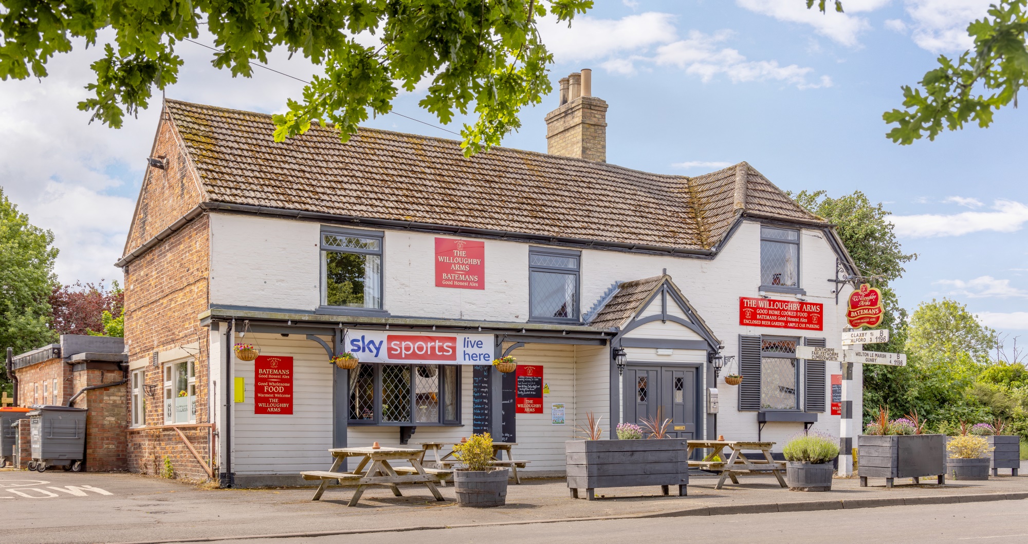 Willoughby Arms, Willoughby, Alford | Batemans Pub