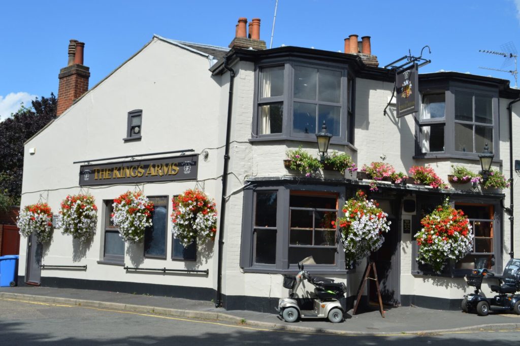Kings Arms Traditional Batemans Pub With Live Sports